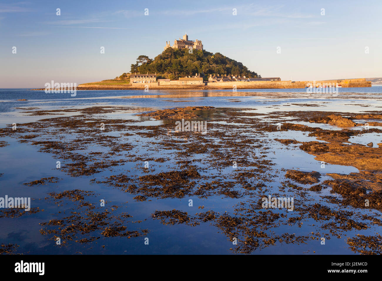 St. Michael's Mount at dawn, Marazion, Cornwall, England Stock Photo ...