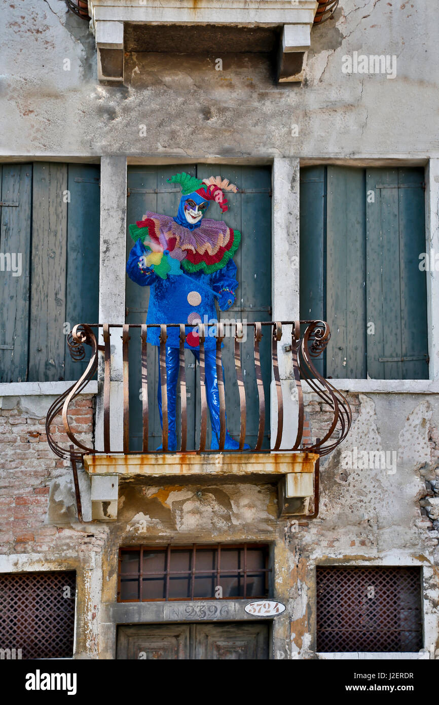Jester on Balcony, Venice Italy at Carnival time Stock Photo - Alamy