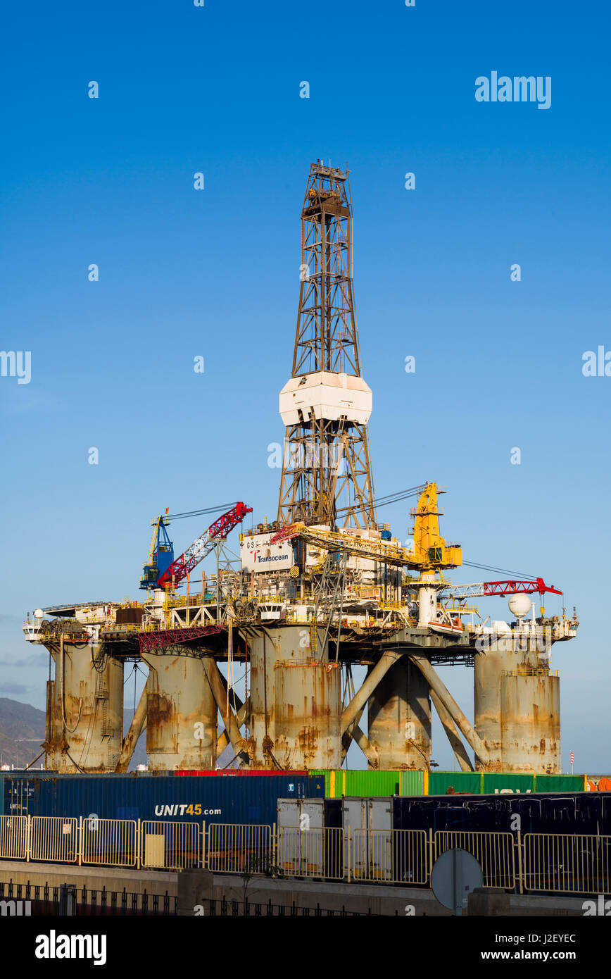 Oil drilling rigs hi-res stock photography and images - Alamy