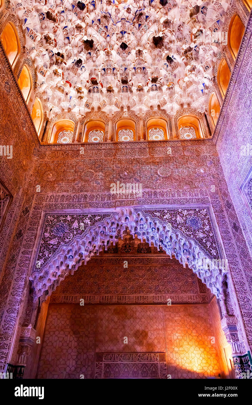 Square shaped domed ceiling, Sala de los Reyes, Alhambra. Moorish wall ...