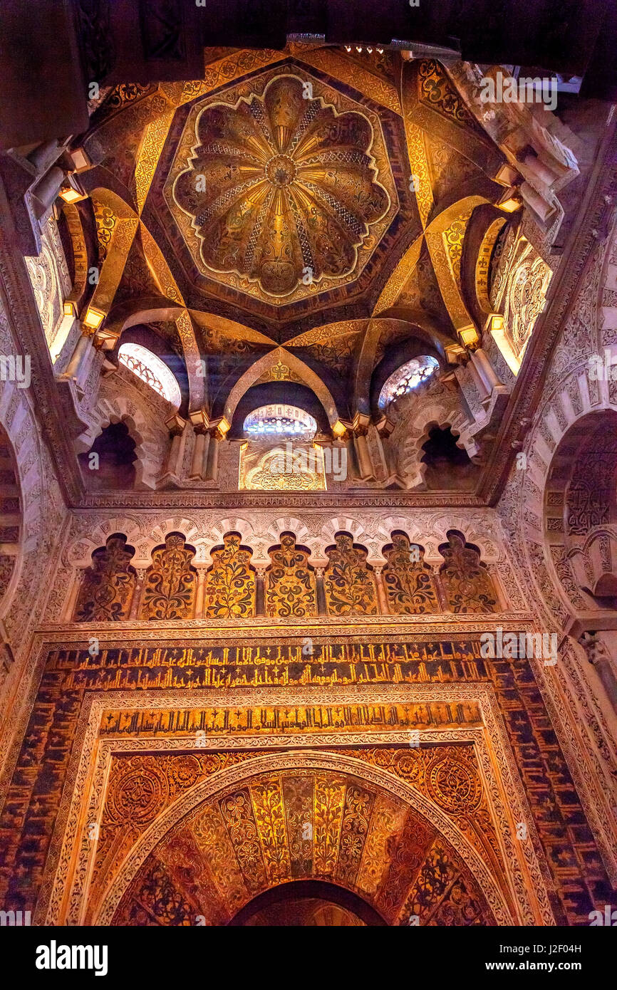 Mihrab prayer niche, Golden dome Arches, Mezquita, Cordoba, Spain ...