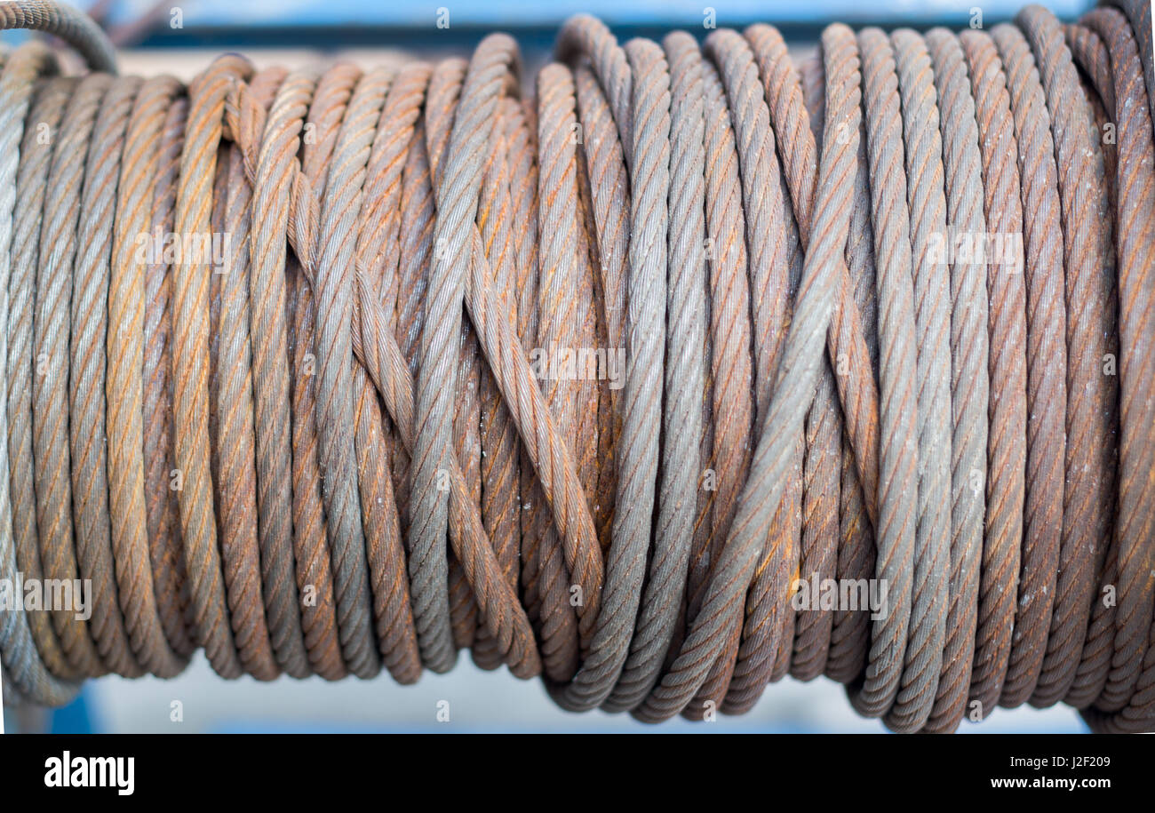 Wire in pulley hi-res stock photography and images - Alamy
