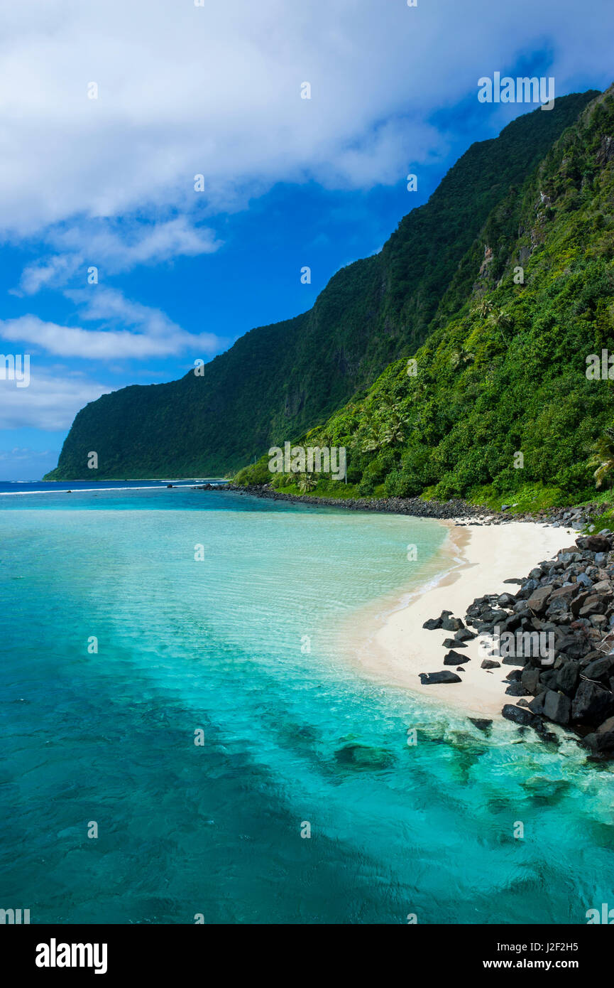 Turquoise water and white sand beach at Ofu Island, Manu'a Island Group ...