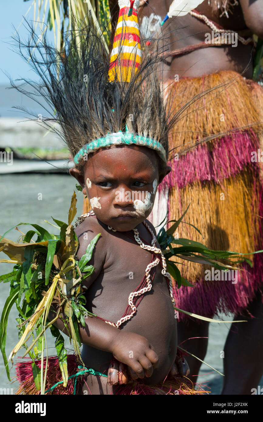 Native children papua new guinea hi-res stock photography and images ...