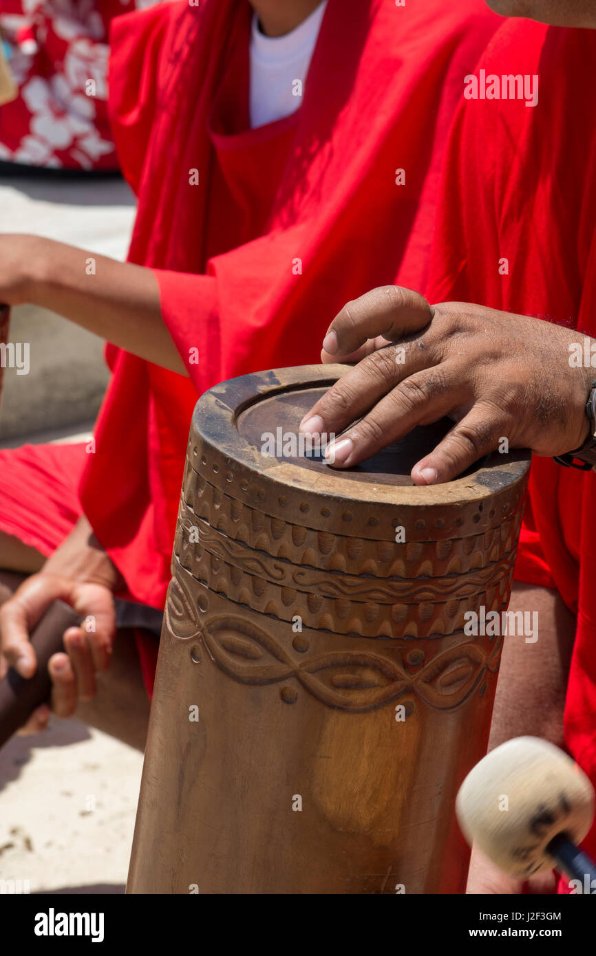 Hand drums pacific island hi-res stock photography and images - Alamy