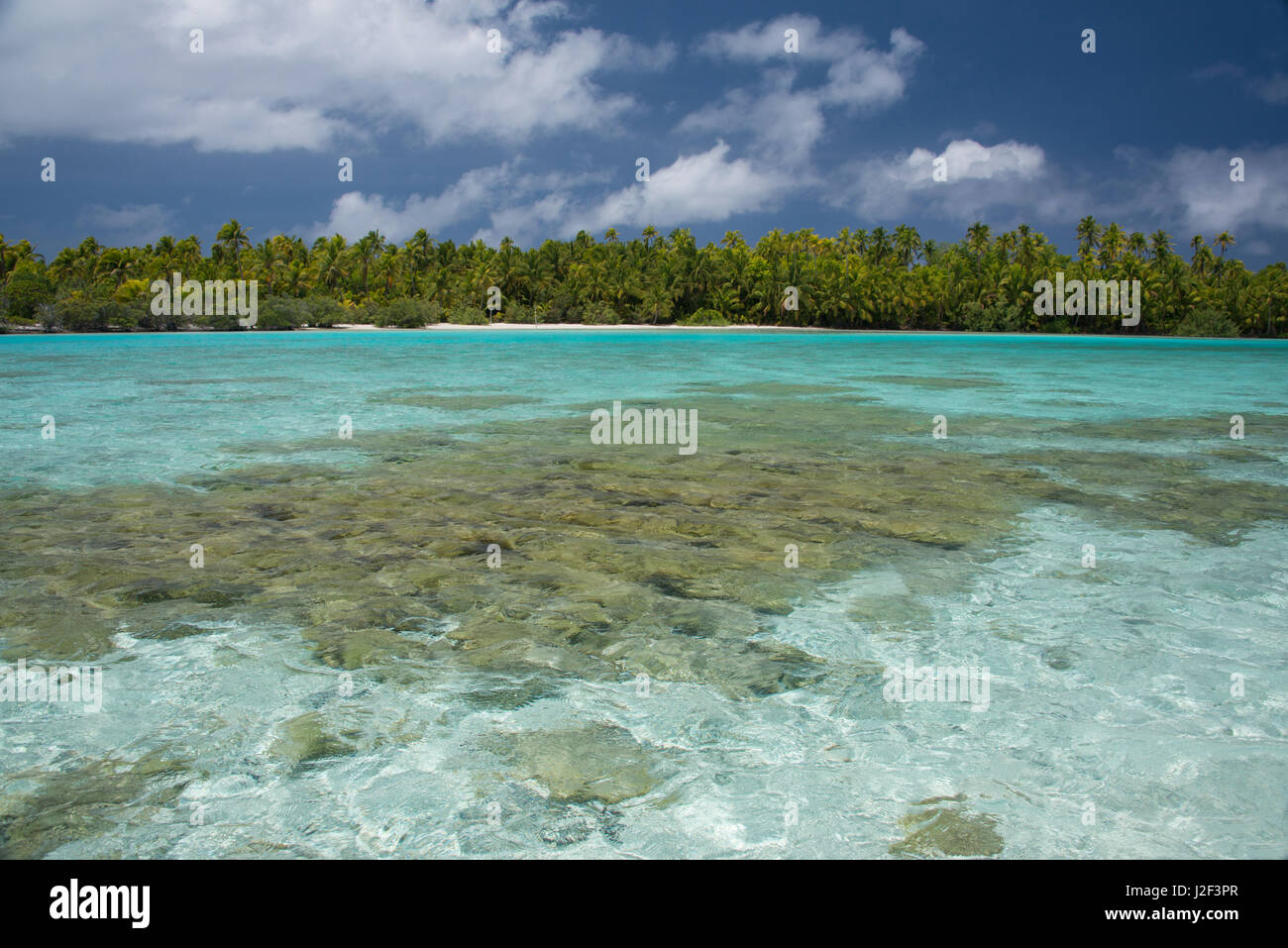 Cook islands aitutaki aka araura hi-res stock photography and images ...