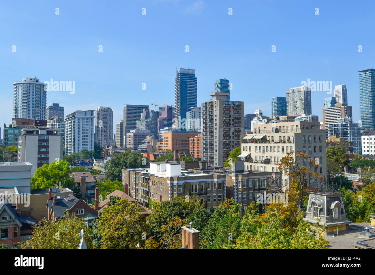 Toronto apartment blocks hi-res stock photography and images - Alamy