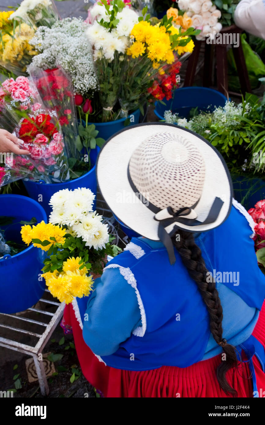 Flower market cuenca ecuador hi-res stock photography and images - Alamy
