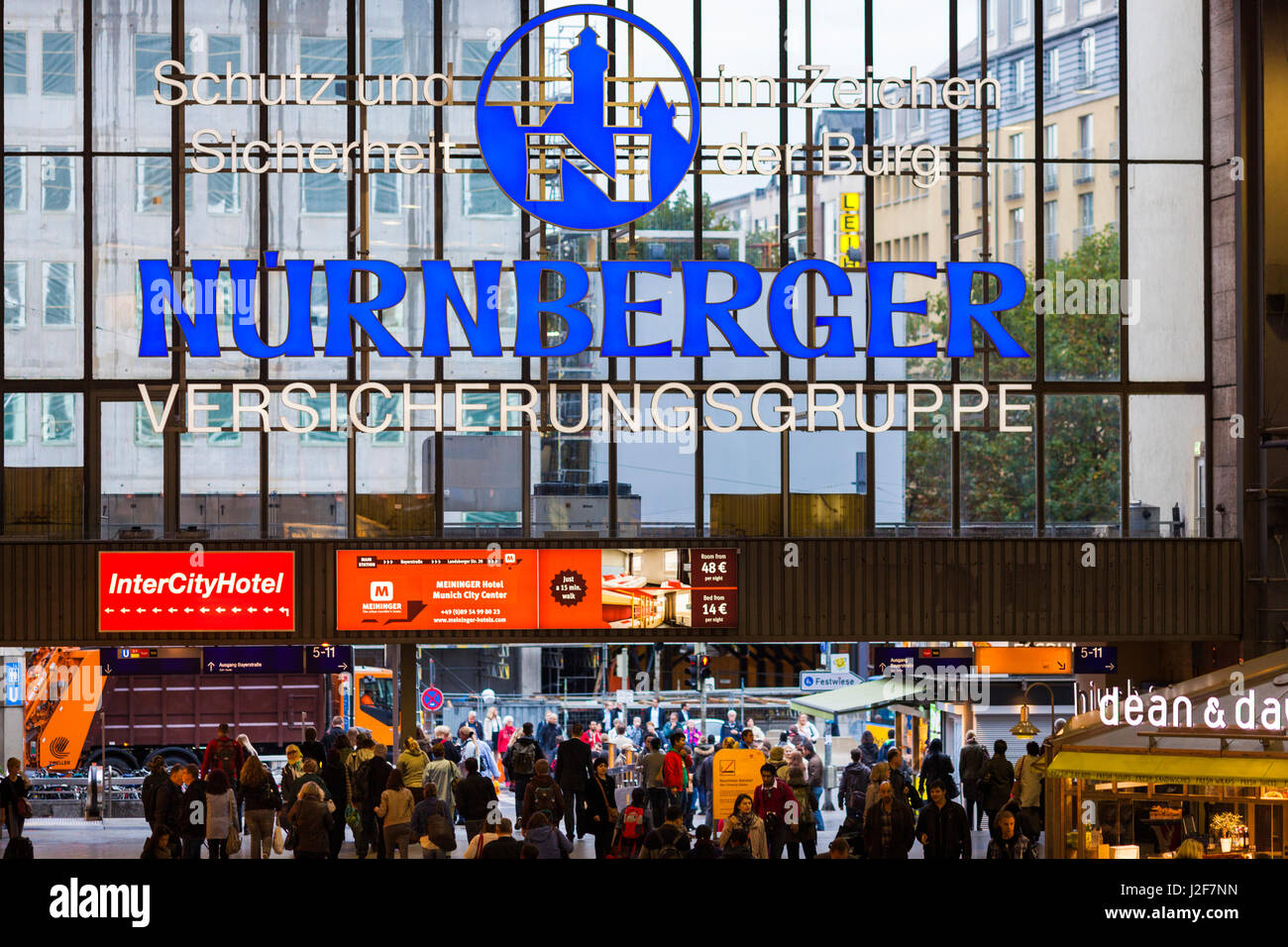 Munich hauptbahnhof hi-res stock photography and images - Alamy