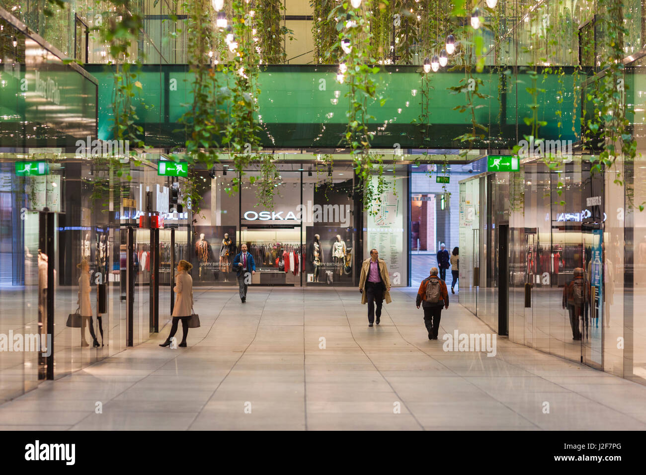 Germany, Bavaria, Munich, shopping district, Funf Hofe, luxury shopping ...