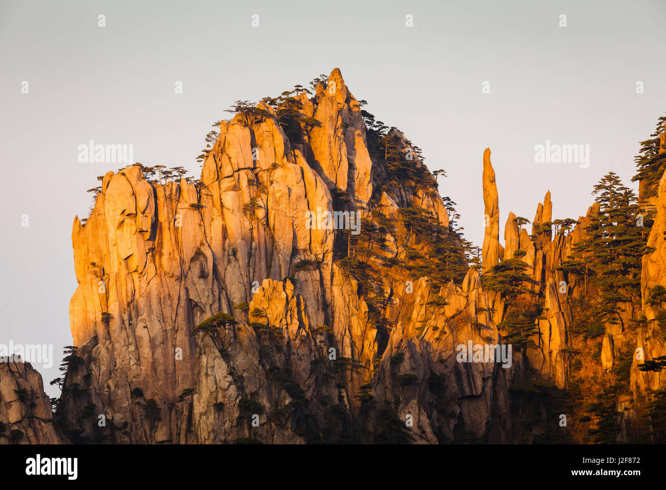 Limestone mountains china hi-res stock photography and images - Alamy