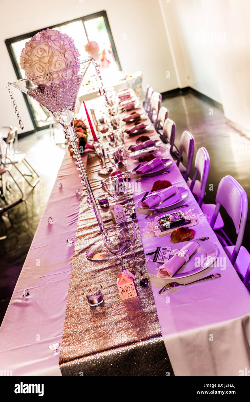 Table set for an event party or wedding Stock Photo - Alamy
