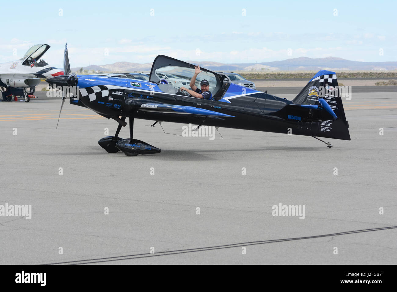 Mxs aircraft hi-res stock photography and images - Alamy