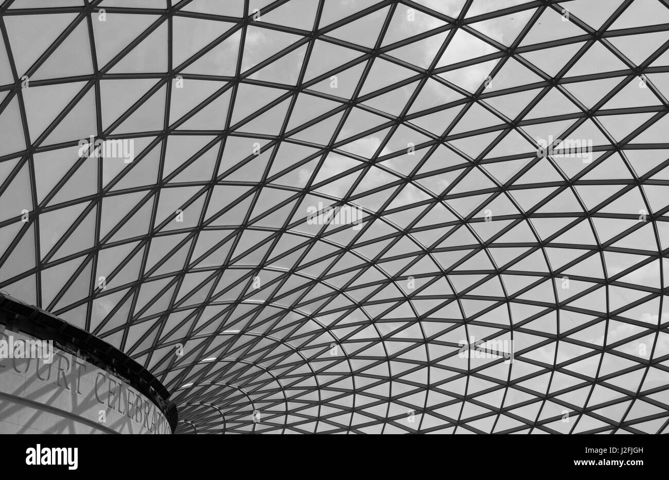 British museum roof hi-res stock photography and images - Alamy
