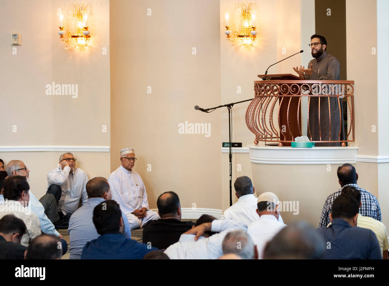 Mosque interior iman hi-res stock photography and images - Alamy