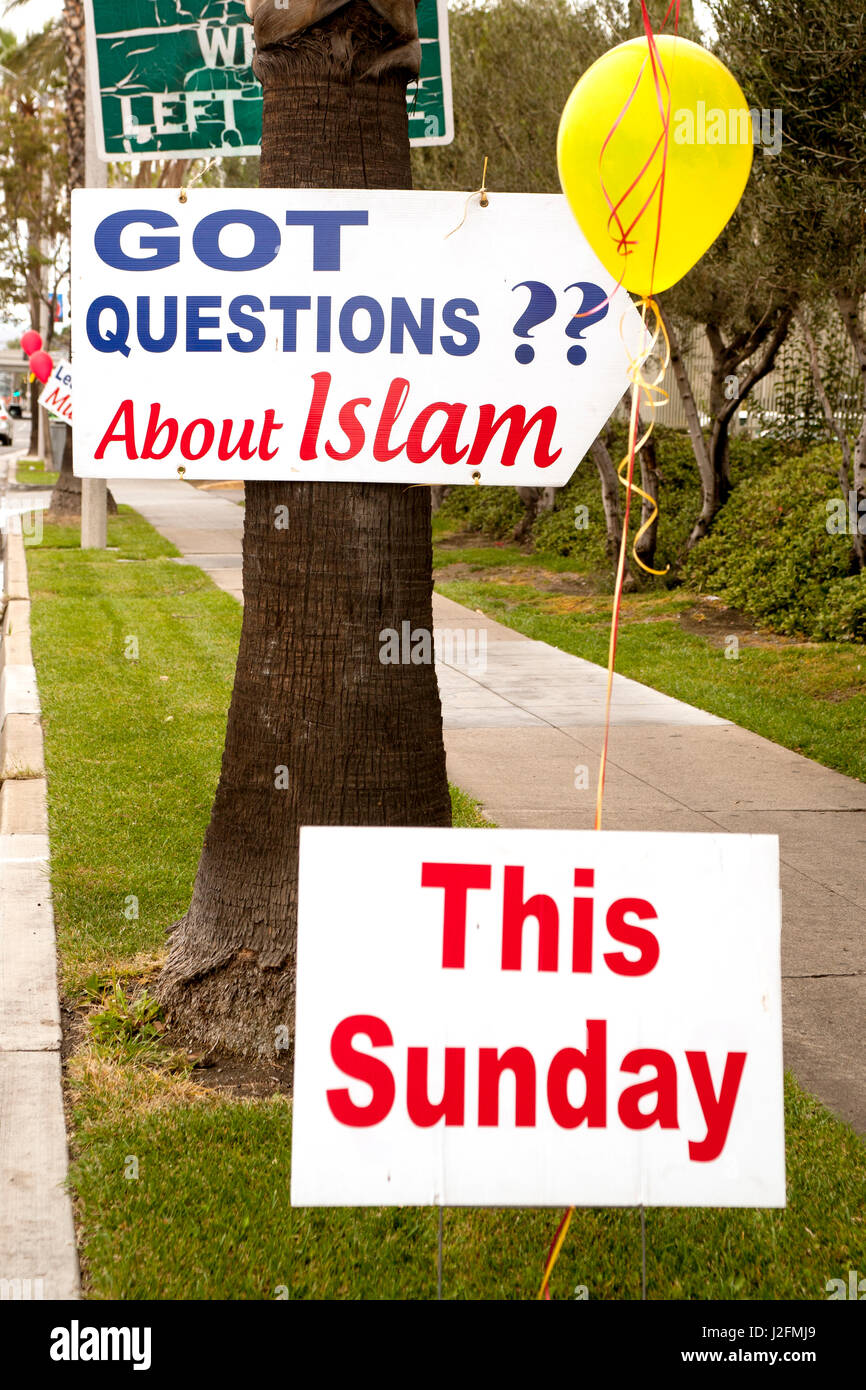 Mosque signs hi-res stock photography and images - Alamy