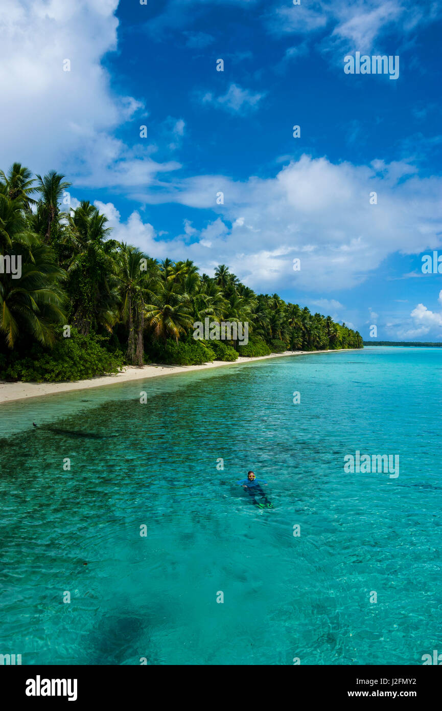White sand beach in turquoise water in the Ant Atoll, Pohnpei ...