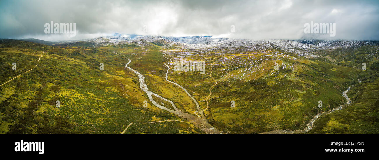 Aerial panorama of Snowy River and mountains in Australian Alps ...