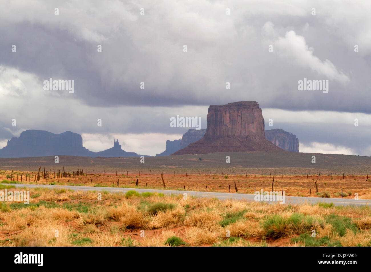 Monument Valley, Utah. USA. Impending storm Stock Photo - Alamy
