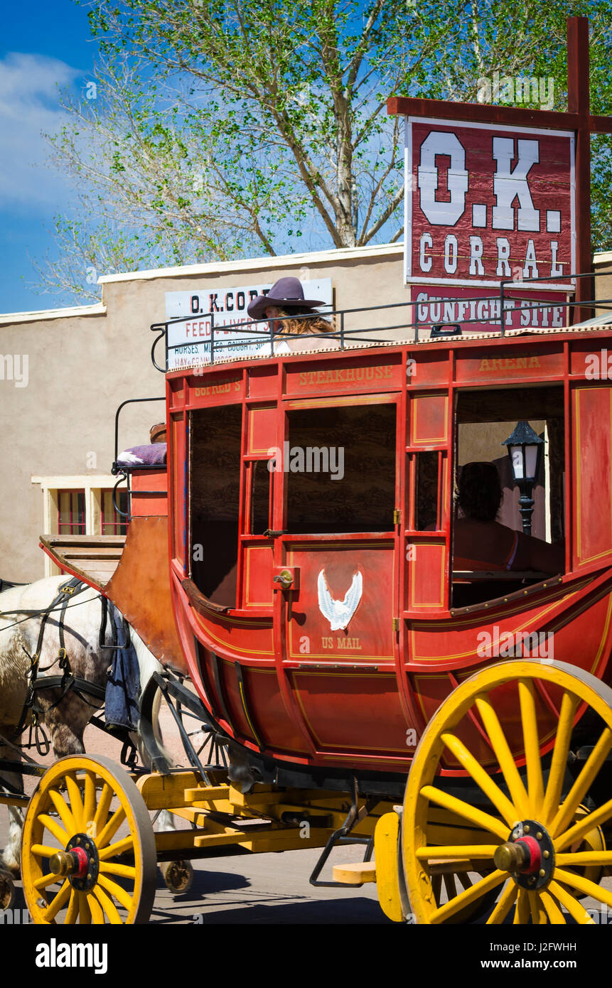 19th century horse drawn stagecoach hi-res stock photography and images ...