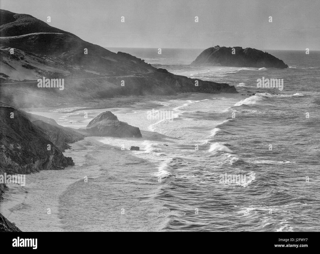 Beach cliff california Black and White Stock Photos & Images - Alamy