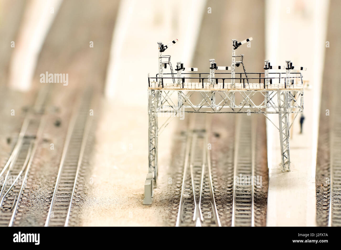 Overhead railroad signals hi-res stock photography and images - Alamy