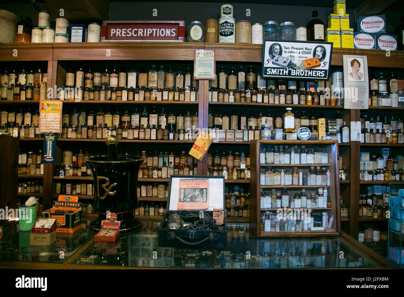 General store 1900s hi-res stock photography and images - Alamy