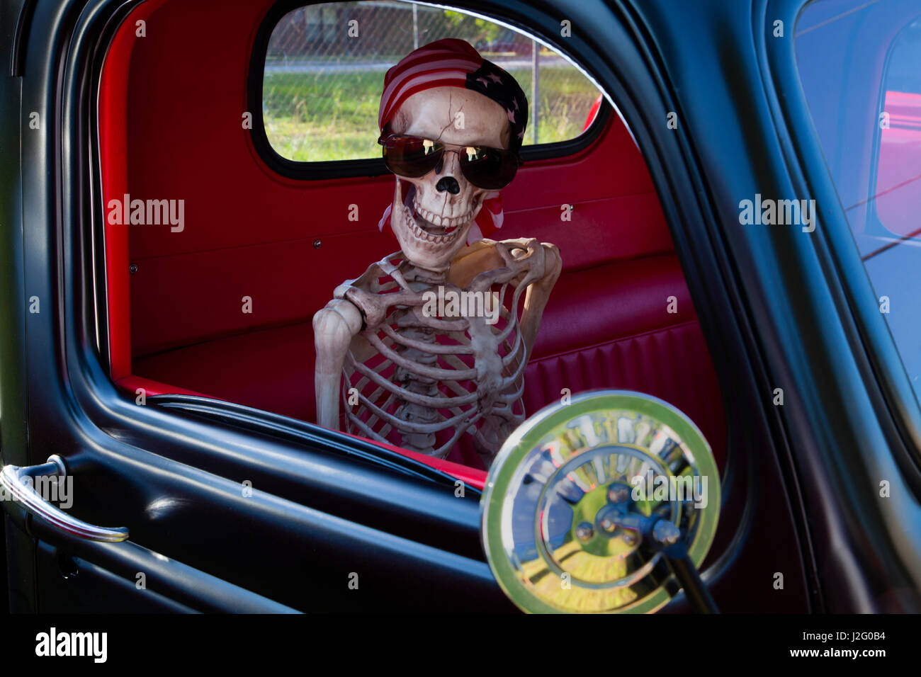 Skeleton in car hi-res stock photography and images - Alamy
