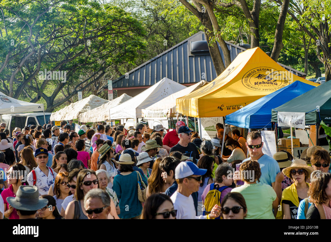 Saturday farmer's market Honolulu, Oahu, Hawaii Stock Photo - Alamy