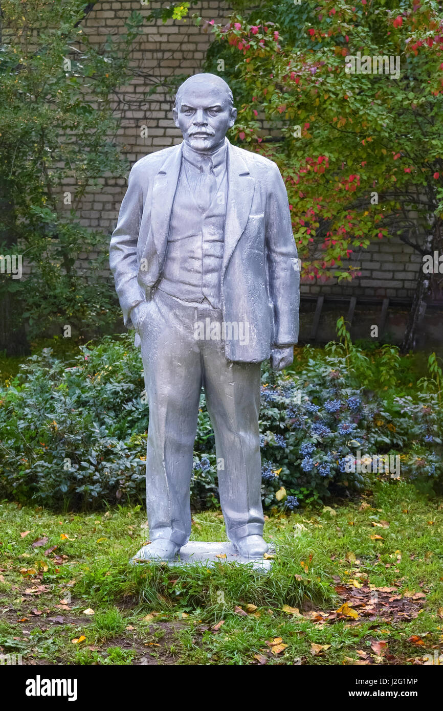 Leninmonument hi-res stock photography and images - Alamy