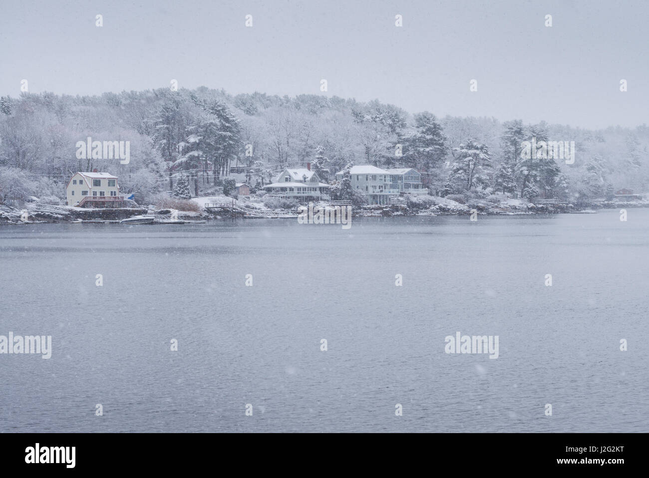 USA, Massachusetts, Cape Ann, Gloucester, early snow on Goose Cove ...