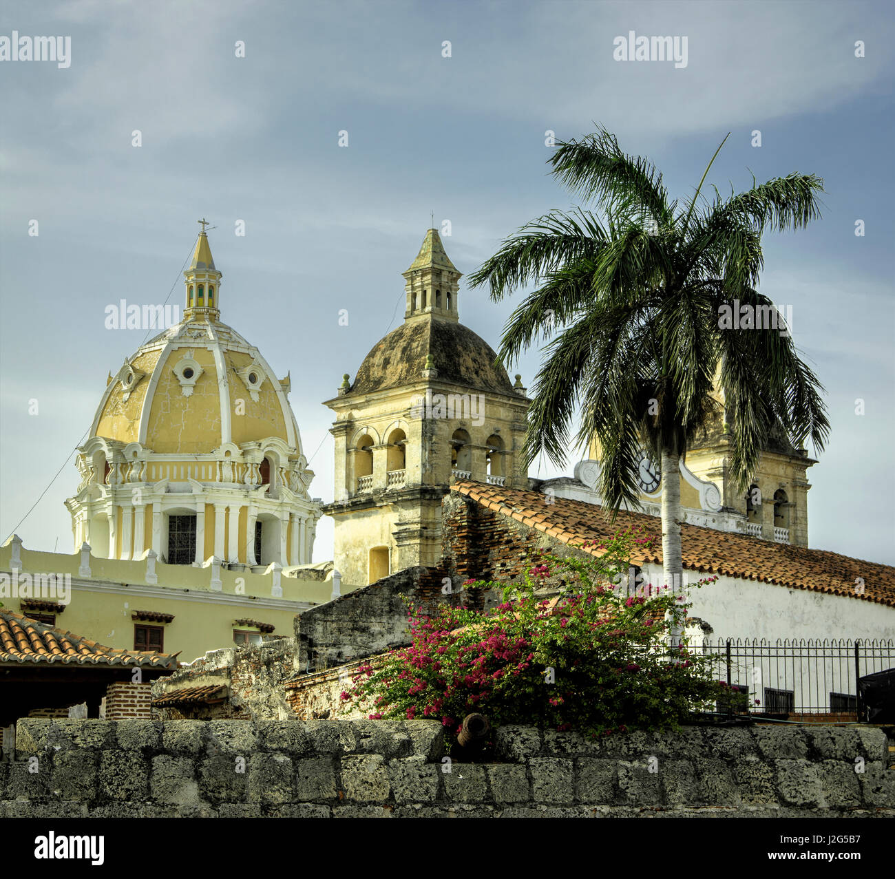 Historic Spanish colonial walls and fortifications surround the Old ...