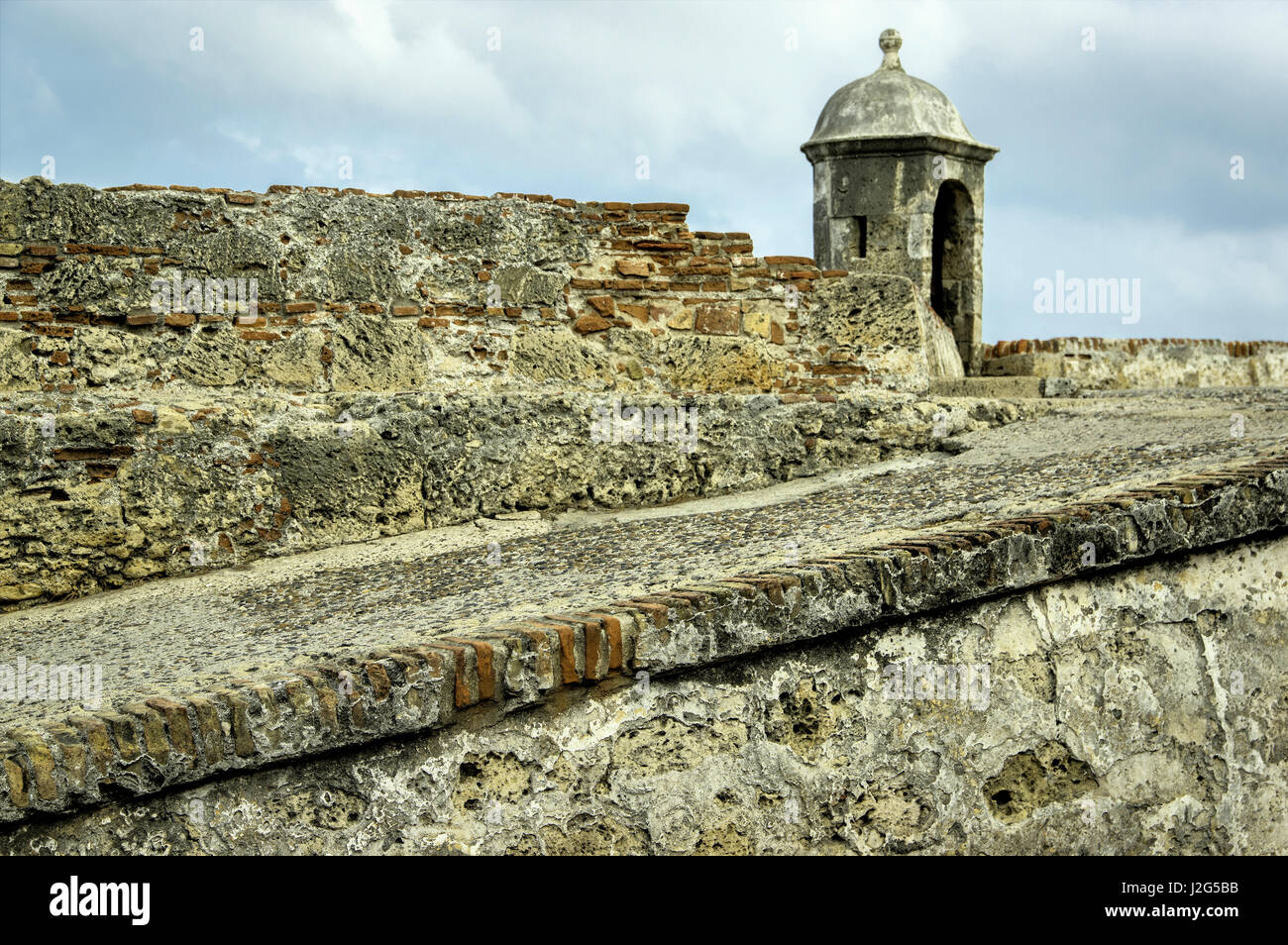 Walls fortifications hi-res stock photography and images - Alamy