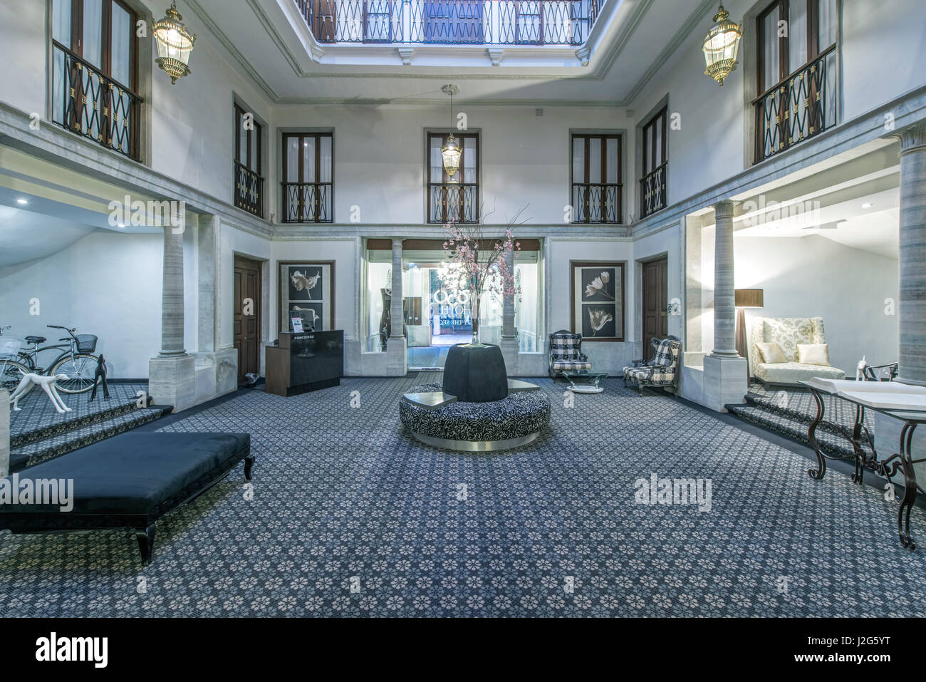 Hotel lobby large format hi-res stock photography and images - Alamy
