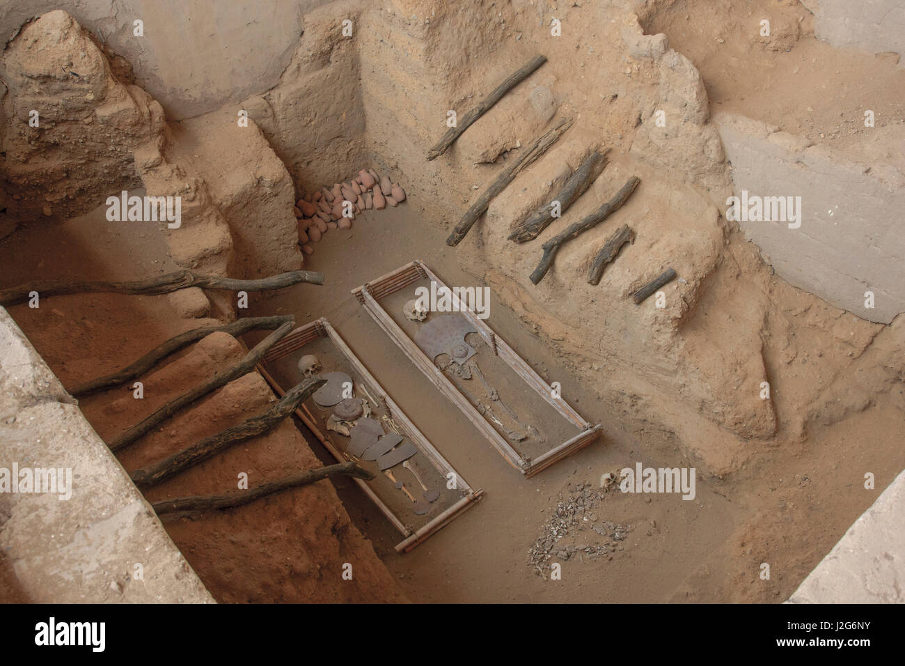 Moche pyramids hi-res stock photography and images - Alamy