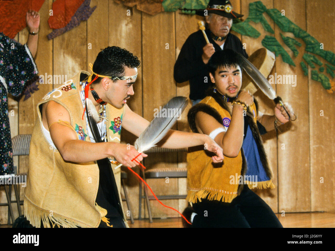 Athabascan traditional clothing hi-res stock photography and images - Alamy