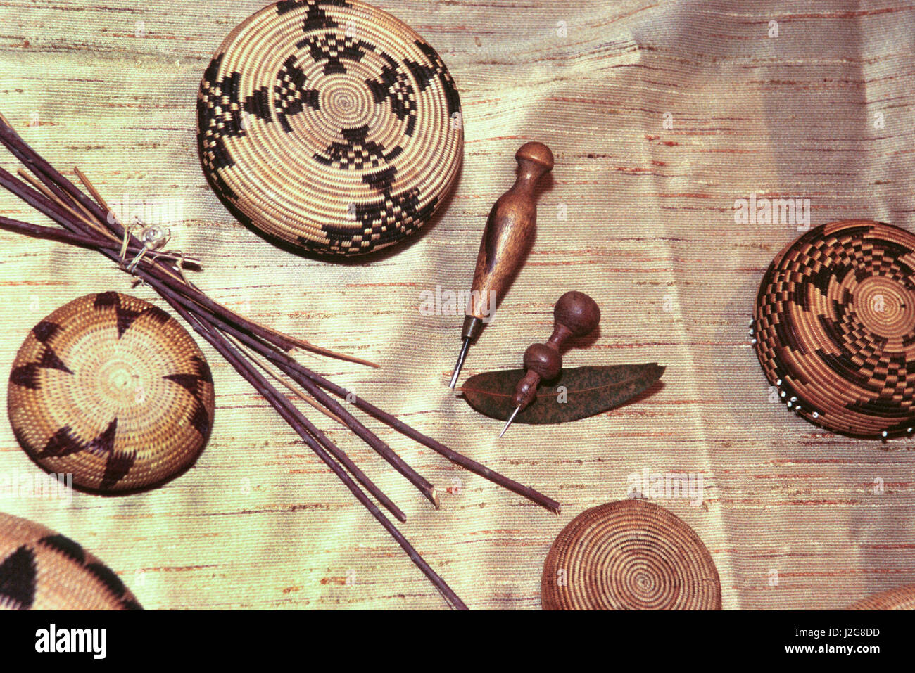 Pomo indian hi-res stock photography and images - Alamy