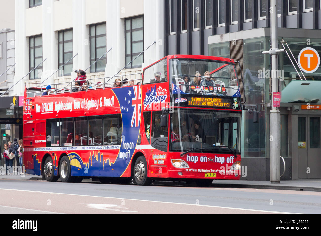 Official sight seeing tour bus of Sydney and Bondi with passengers on ...