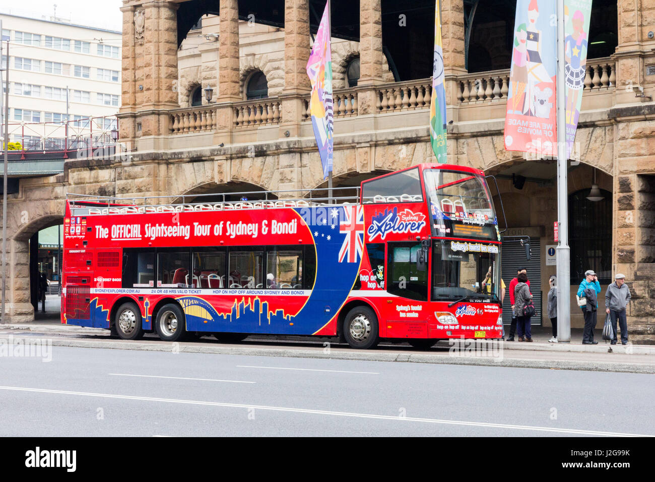 Hop on hop off bus sydney hi-res stock photography and images - Alamy