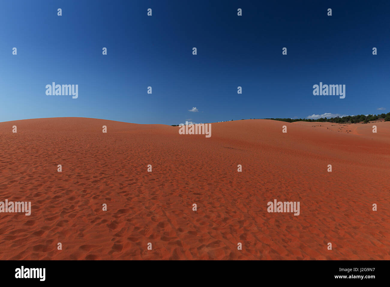 Red sand dunes in Mui Ne villiage, Vietnam Stock Photo - Alamy