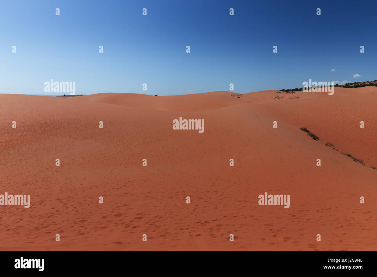 Hot sand dunes hi-res stock photography and images - Alamy