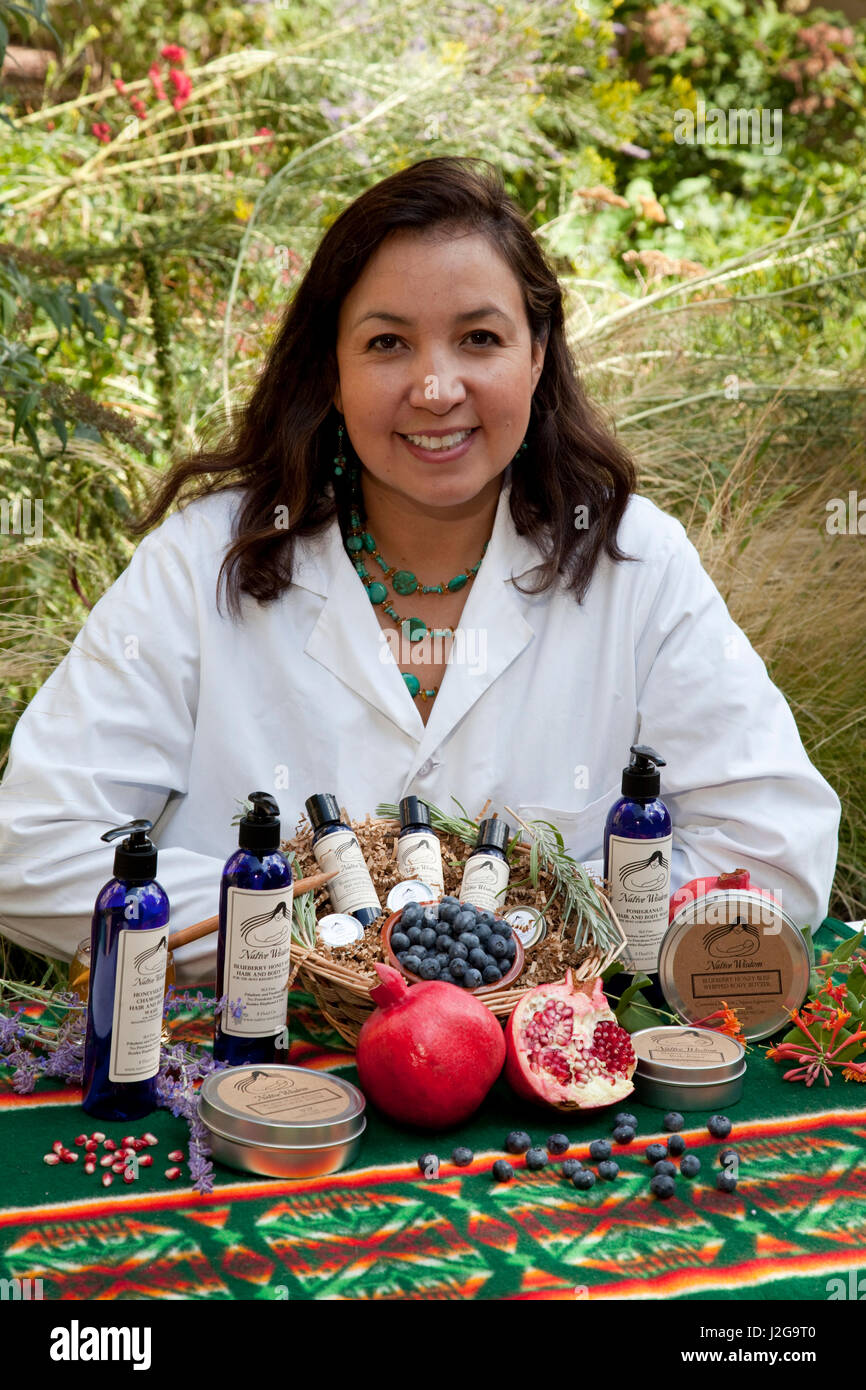 Native american indian doctor hi-res stock photography and images - Alamy