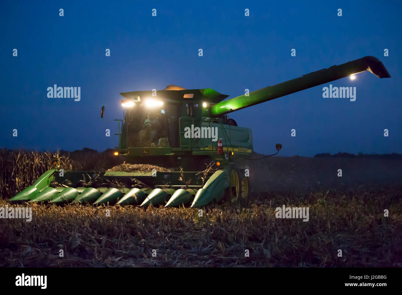 Harvesting corn at night hi-res stock photography and images - Alamy