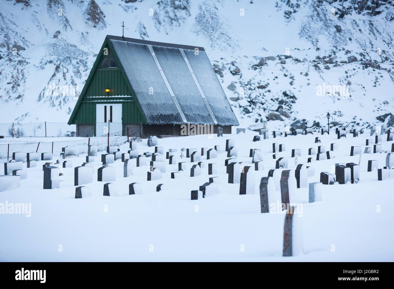 Flakstad cemetery hi-res stock photography and images - Alamy