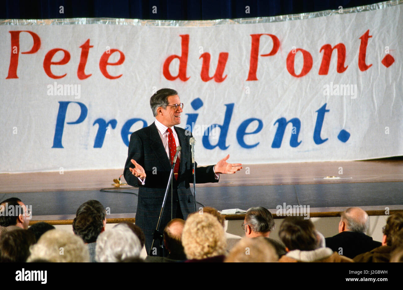 Candidate Pete Du Pont speaks to a crowd during the Iowa Caucus Season ...