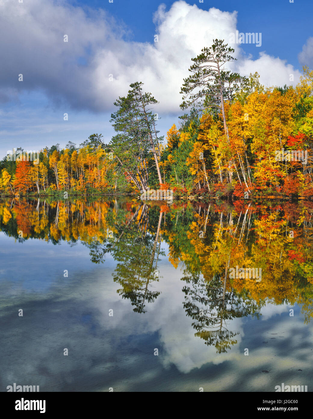 Upper togue pond hi-res stock photography and images - Alamy