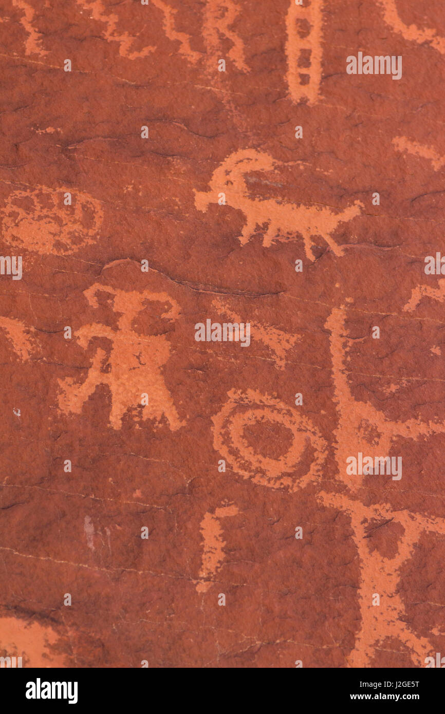 USA, Nevada, Clark County, Valley of Fire State Park. Atlatl Rock ...