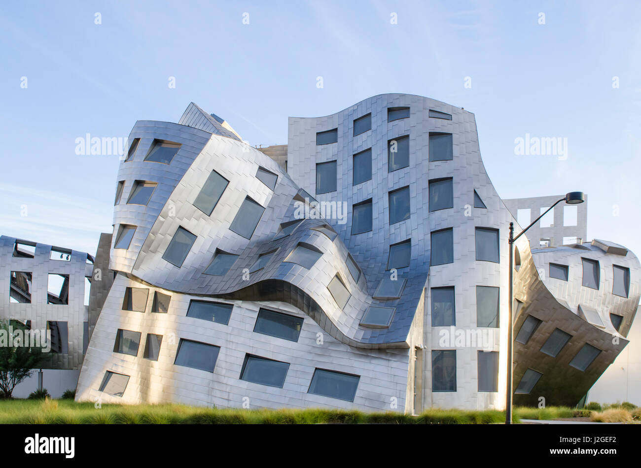 Cleveland Clinic Lou Ruvo Center for Brain Health building designed by ...