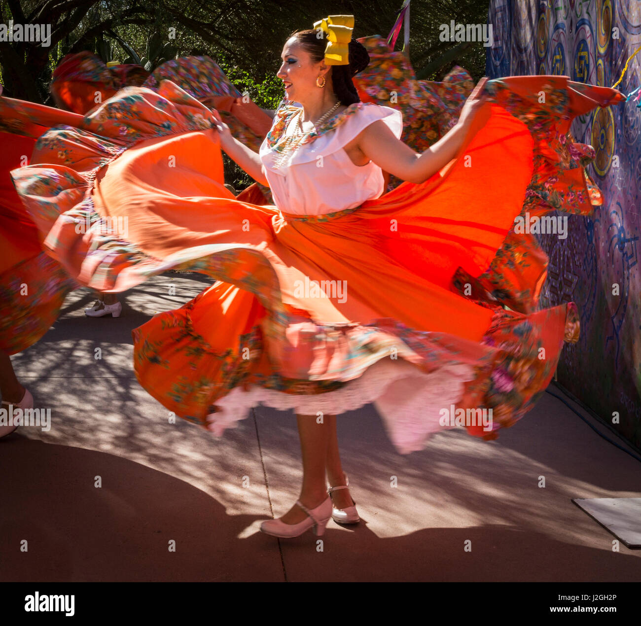 USA, Arizona, Phoenix, Desert Botanical Garden. Mexican dance performer ...