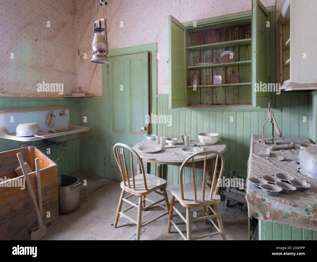 Bodie inside abandoned home hi-res stock photography and images - Alamy